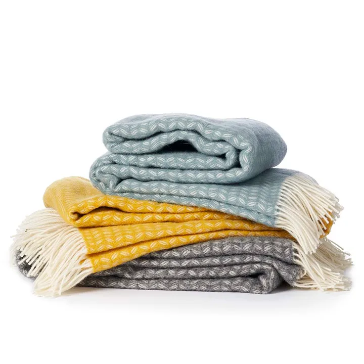 Kjøp Leaf pledd ull fra Klippan Yllefabrik - NordicNest.no