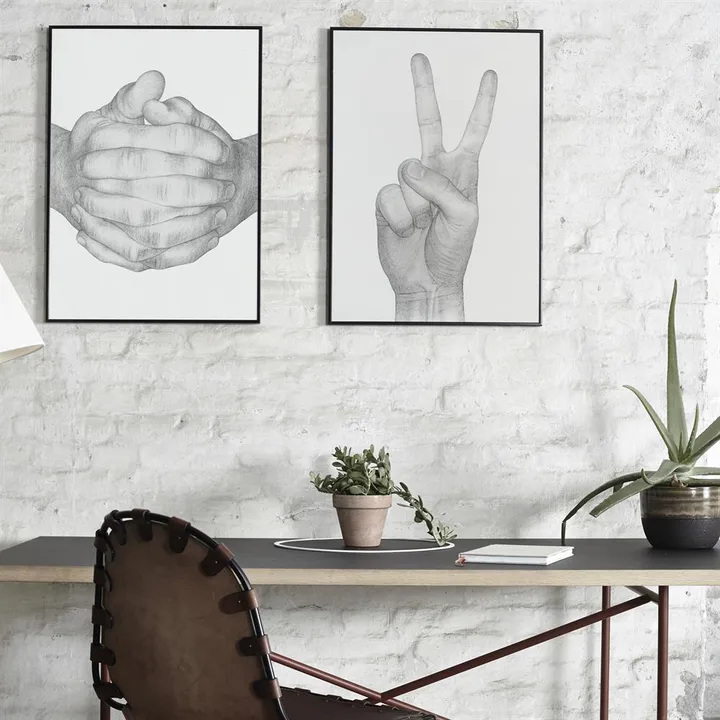 Kjøp Folded Hands poster fra Paper Collective - NordicNest.no