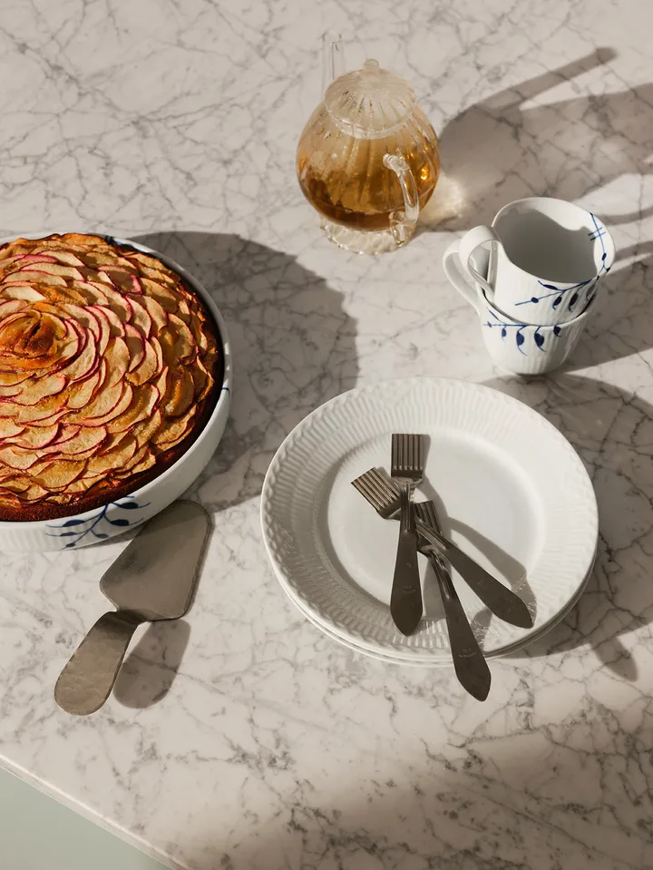 Kjøp Blue Mega ildfast form rund fra Royal Copenhagen - NordicNest.no