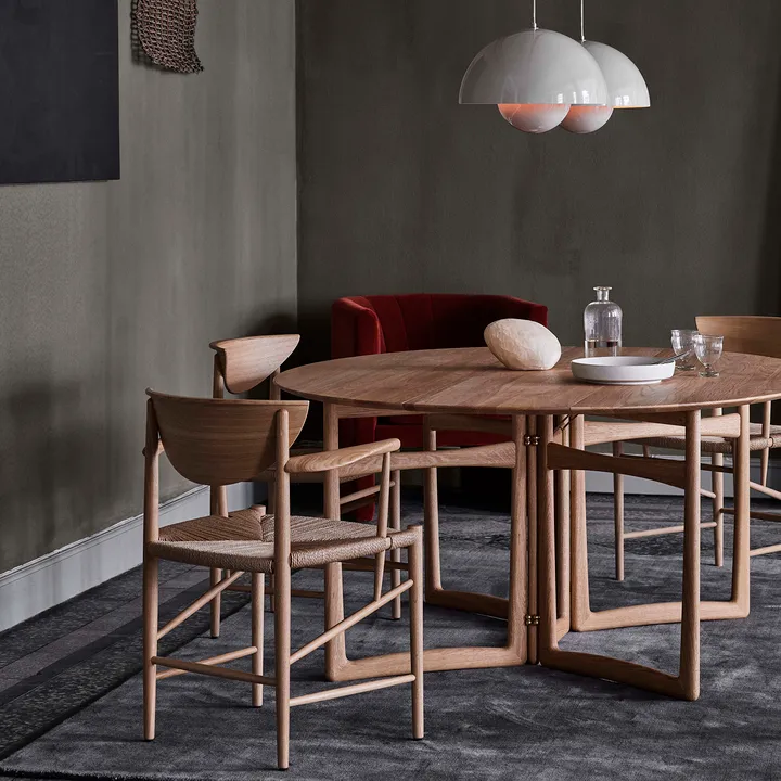 Kjøp Drawn stol HM4 med armstøtte fra &Tradition - NordicNest.no